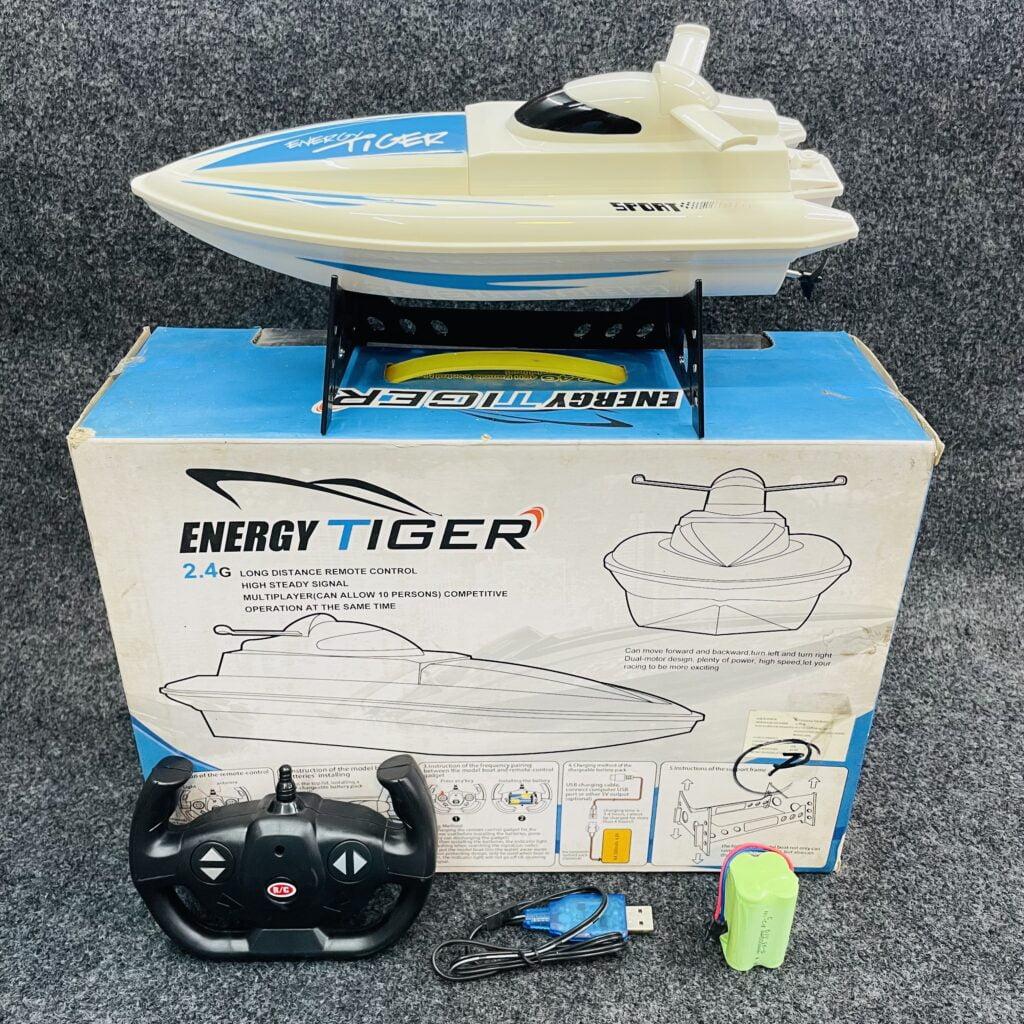 Remote Control High Speed Model Boat